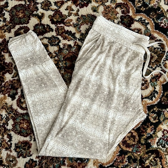 kate quinn | Pants & Jumpsuits | Kate Quinn Croc Print Joggers L | Poshmark